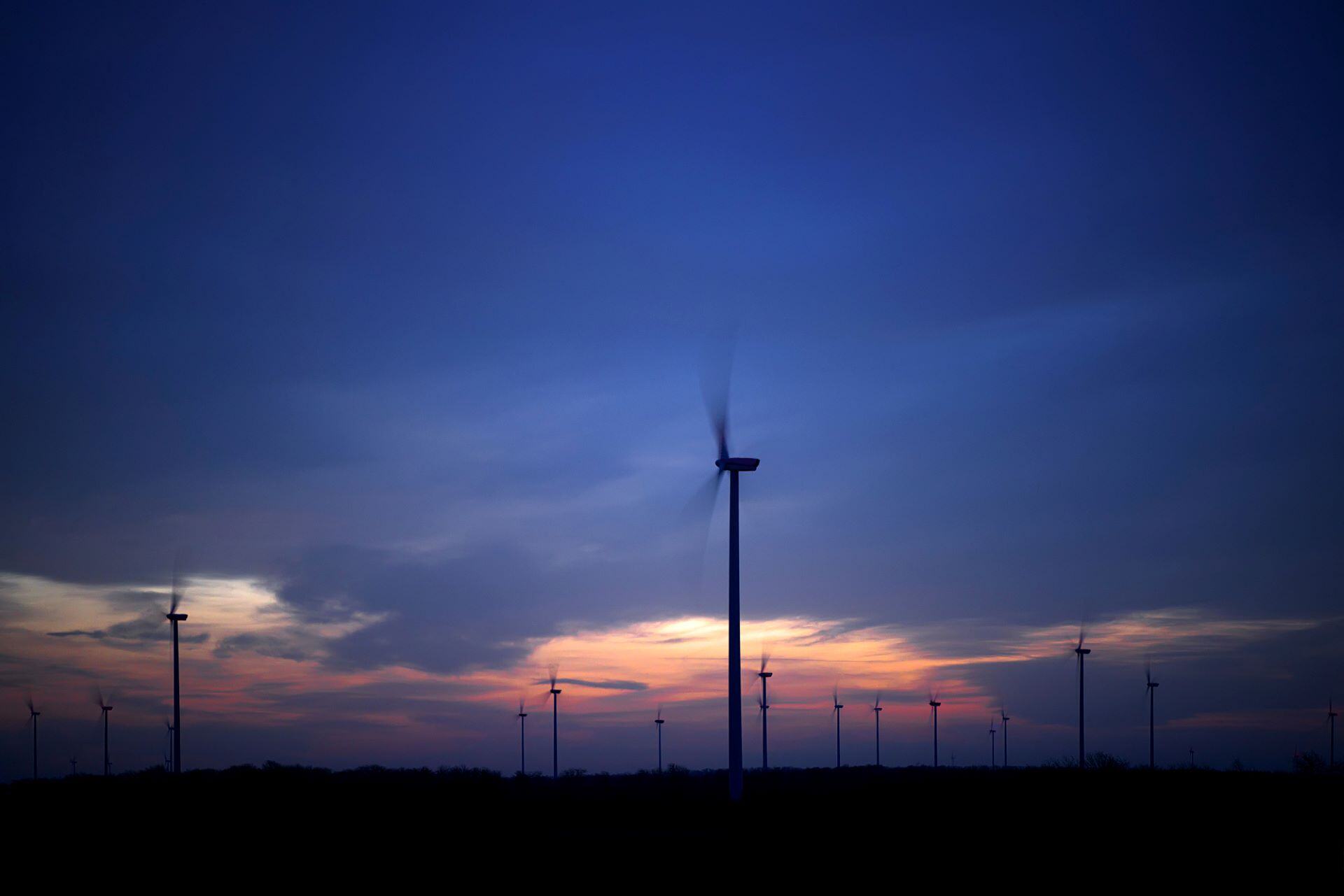 Passive radar technology for environmentally friendly wind turbines